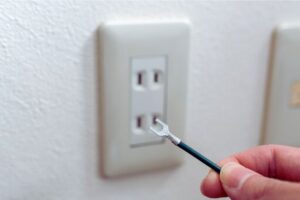 洗濯機にアース線をつけるところがないときは？すべき安全な対処法を徹底解説 - セーフリー